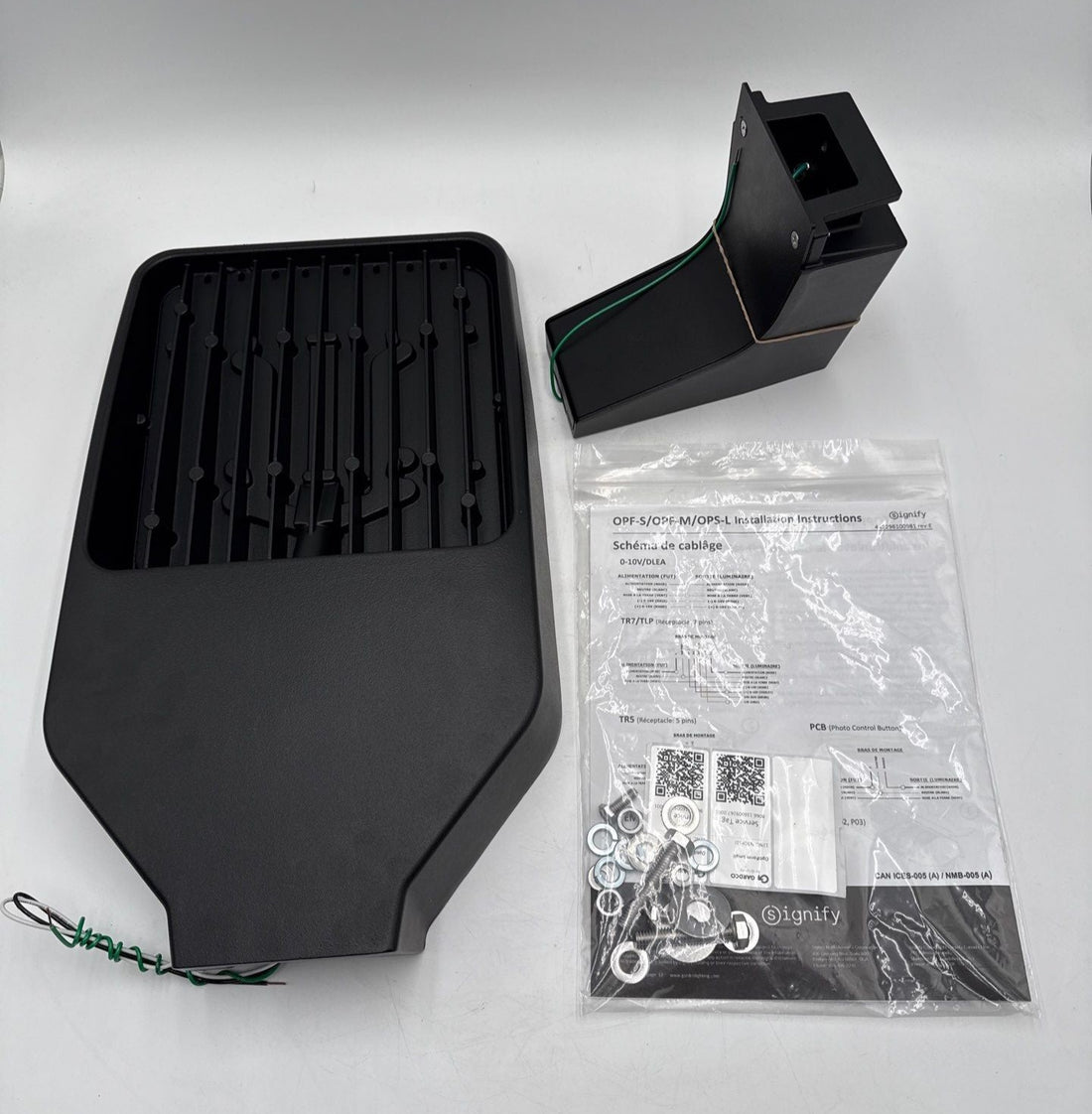 Gardco Optiform Small Area Light LED Arm Mount Black 120/277V 136W 600.00