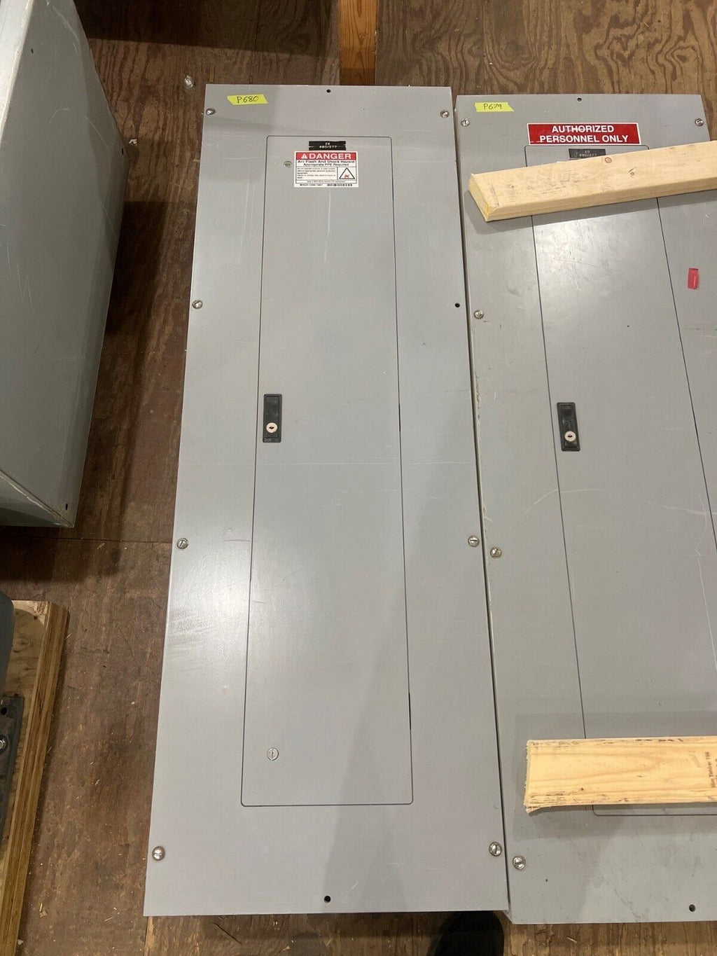 CH PRL3A Panelboard 100A 480/277V 3PH 4W 42 Cir MLO Main Lug Indoor 100 ...